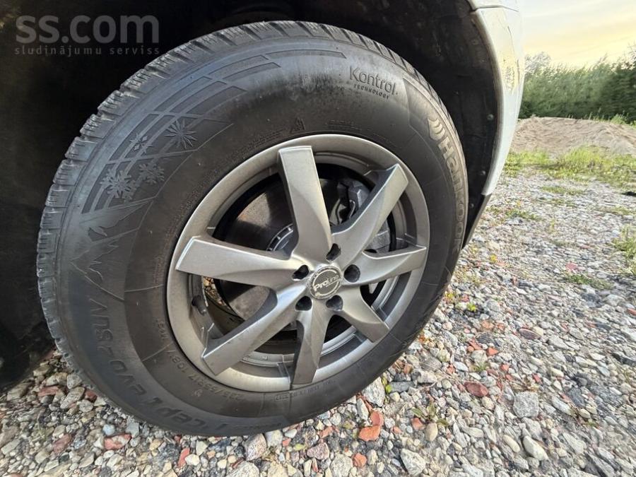 Balts Volvo XC60 2011 Cēsis, ar dzinēja tilpumu 2.00 L un nobraukumu 0 tūkst. km par 7350 €, foto 23 vietnē AUTOMOTO.COM.LV