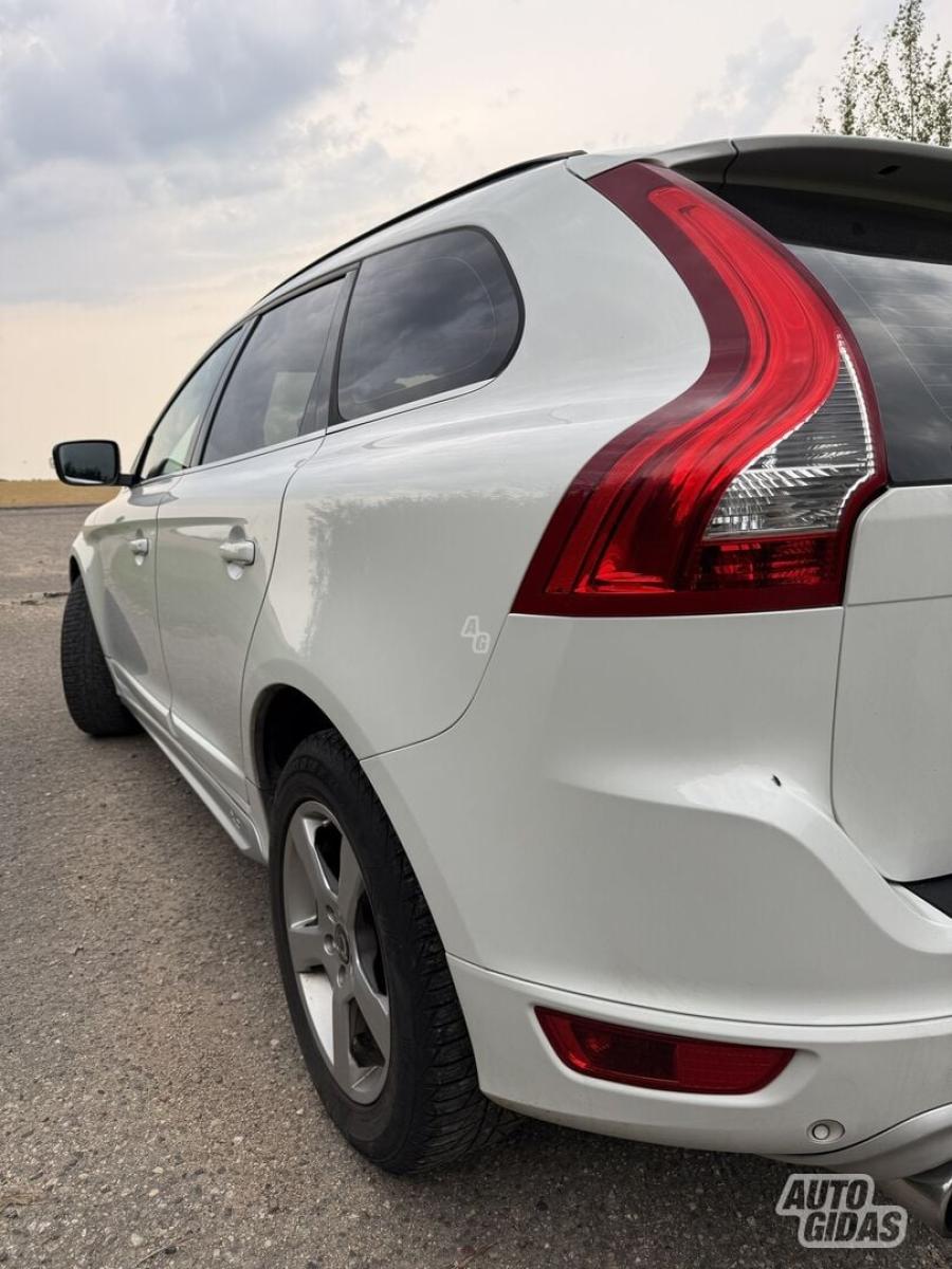 Balts Volvo XC60 2011 Biržai, ar dzinēja tilpumu 2.00 L un nobraukumu 268 tūkst. km par 8499 €, foto 5 vietnē AUTOMOTO.COM.LV