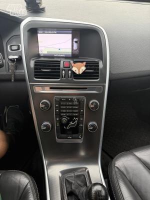 Balts Volvo XC60 2011 Biržai, ar dzinēja tilpumu 2.00 L un nobraukumu 268 tūkst. km par 8499 €, foto 13 vietnē AUTOMOTO.COM.LV