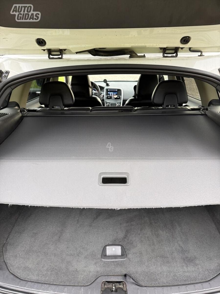 Balts Volvo XC60 2011 Biržai, ar dzinēja tilpumu 2.00 L un nobraukumu 268 tūkst. km par 8499 €, foto 19 vietnē AUTOMOTO.COM.LV