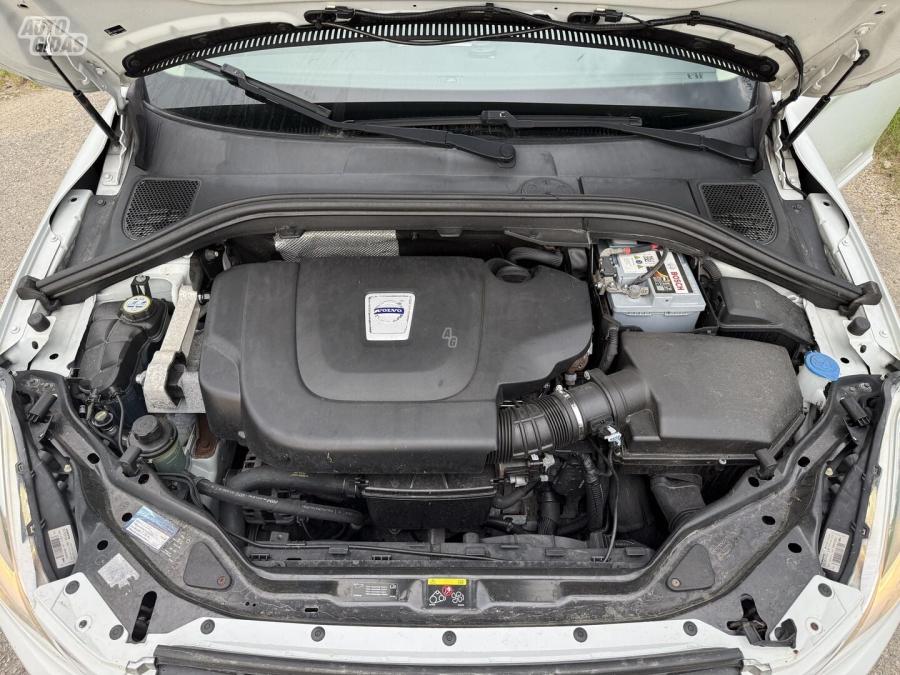 Balts Volvo XC60 2011 Biržai, ar dzinēja tilpumu 2.00 L un nobraukumu 268 tūkst. km par 8499 €, foto 23 vietnē AUTOMOTO.COM.LV