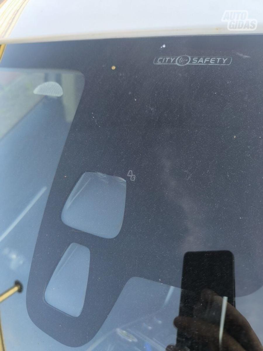 Белый Вольво ХС60 2011 в Шяуляй, объемом двигателя 2.00 л и пробегом 201 тыс. км за 7000 €, фото 17 на AUTOMOTO.COM.LV