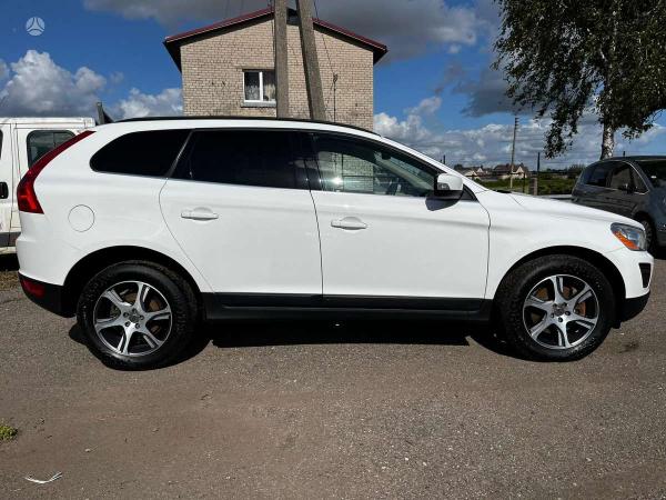 Balts Volvo XC60 2011 Raseiniai, ar dzinēja tilpumu 2.00 L un nobraukumu 299 tūkst. km par 6950 €, foto 7 vietnē AUTOMOTO.COM.LV