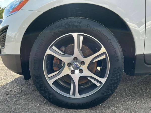 Balts Volvo XC60 2011 Raseiniai, ar dzinēja tilpumu 2.00 L un nobraukumu 299 tūkst. km par 6950 €, foto 9 vietnē AUTOMOTO.COM.LV