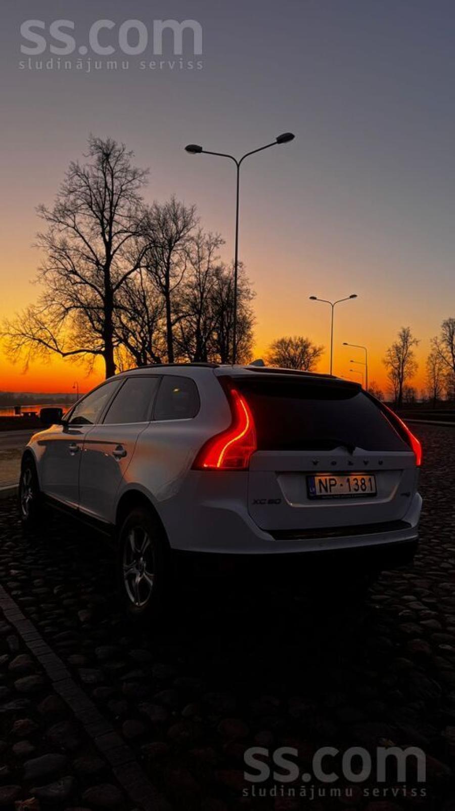 Balts Volvo XC60 2011 Daugavpils, ar dzinēja tilpumu 2.00 L un nobraukumu 0 tūkst. km par 7600 €, foto 6 vietnē AUTOMOTO.COM.LV