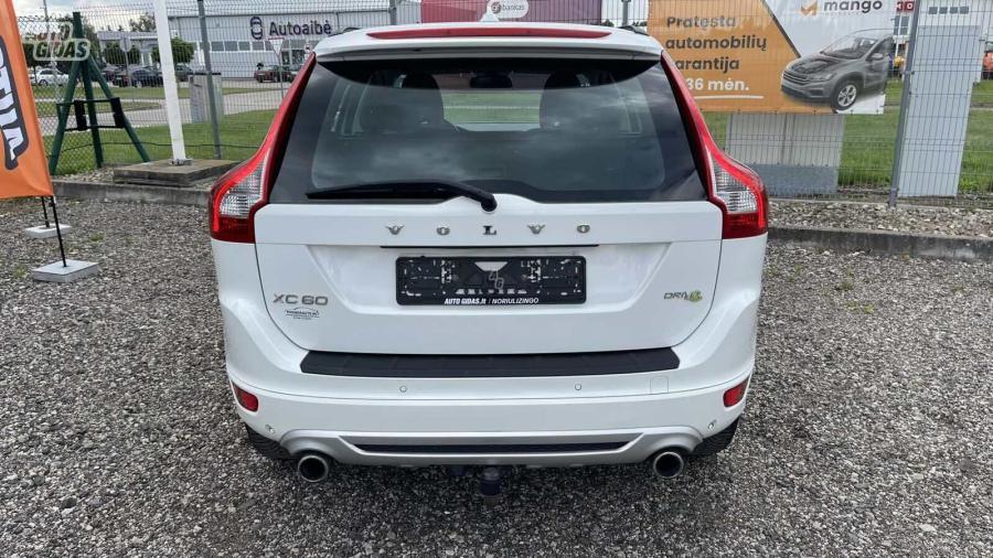 White Volvo XC60 2011 in Marijampole, with an engine capacity of 2.00 L and mileage of 285 thousand km for 8990 €, photo 6 on AUTOMOTO.COM.LV