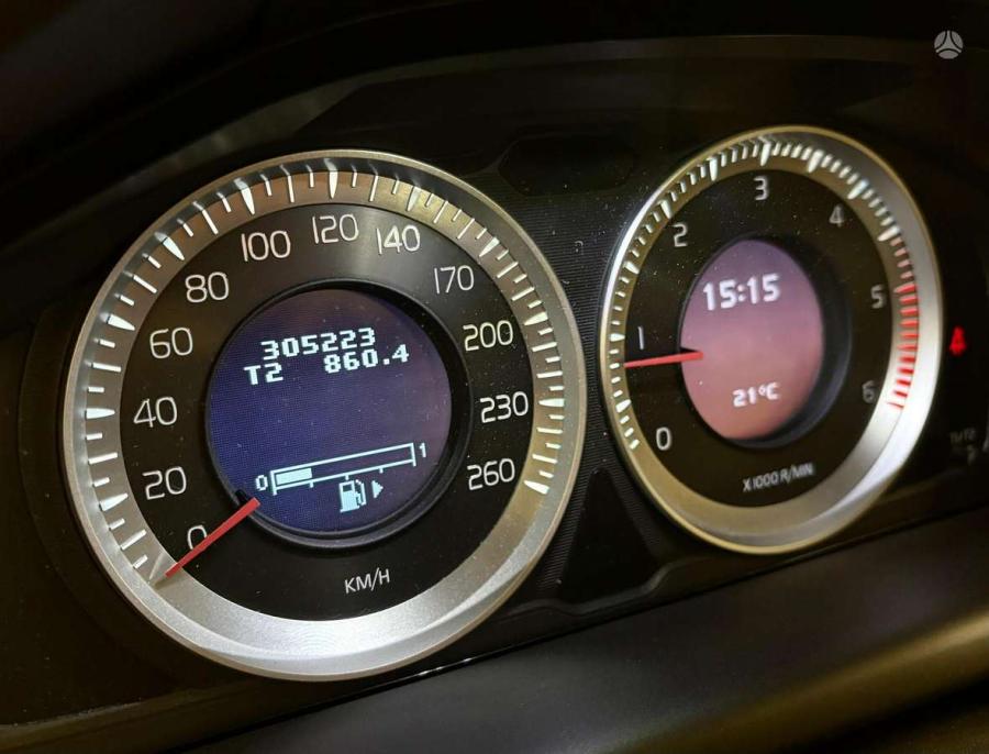 Balts Volvo XC60 2011 Marijampole, ar dzinēja tilpumu 1.98 L un nobraukumu 306 tūkst. km par 7850 €, foto 6 vietnē AUTOMOTO.COM.LV