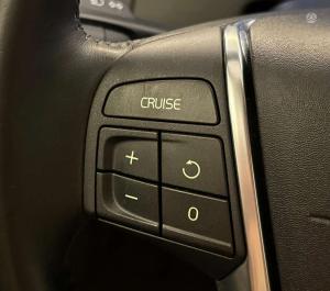 Balts Volvo XC60 2011 Marijampole, ar dzinēja tilpumu 1.98 L un nobraukumu 306 tūkst. km par 7850 €, foto 7 vietnē AUTOMOTO.COM.LV