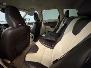 Balts Volvo XC60 2011 Marijampole, ar dzinēja tilpumu 1.98 L un nobraukumu 306 tūkst. km par 7850 €, foto 12 vietnē AUTOMOTO.COM.LV