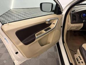 Balts Volvo XC60 2011 Marijampole, ar dzinēja tilpumu 1.98 L un nobraukumu 306 tūkst. km par 7850 €, foto 15 vietnē AUTOMOTO.COM.LV