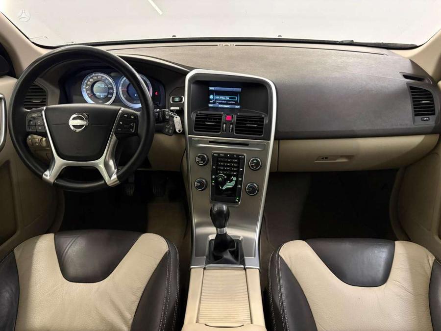 Balts Volvo XC60 2011 Marijampole, ar dzinēja tilpumu 1.98 L un nobraukumu 306 tūkst. km par 7850 €, foto 16 vietnē AUTOMOTO.COM.LV