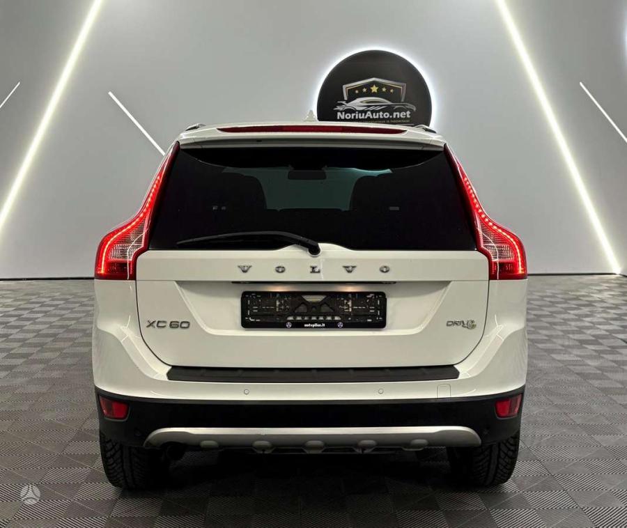 Balts Volvo XC60 2011 Marijampole, ar dzinēja tilpumu 1.98 L un nobraukumu 306 tūkst. km par 7850 €, foto 24 vietnē AUTOMOTO.COM.LV