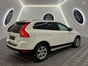 Balts Volvo XC60 2011 Marijampole, ar dzinēja tilpumu 1.98 L un nobraukumu 306 tūkst. km par 7850 €, foto 26 vietnē AUTOMOTO.COM.LV