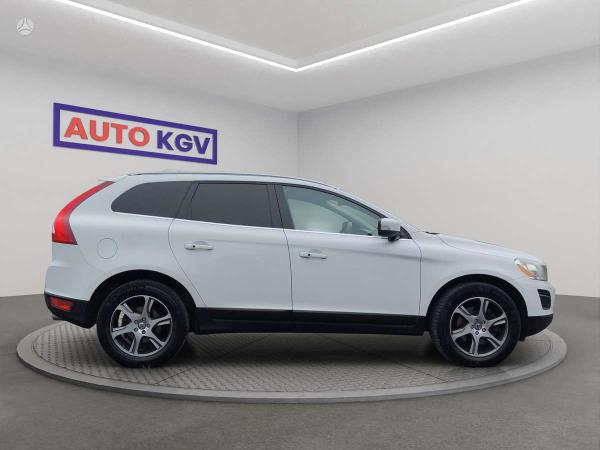 Balts Volvo XC60 2011 Viļņa, ar dzinēja tilpumu 2.40 L un nobraukumu 383 tūkst. km par 9999 €, foto 6 vietnē AUTOMOTO.COM.LV