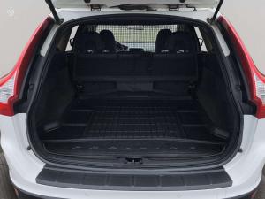 Balts Volvo XC60 2011 Viļņa, ar dzinēja tilpumu 2.40 L un nobraukumu 383 tūkst. km par 9999 €, foto 12 vietnē AUTOMOTO.COM.LV
