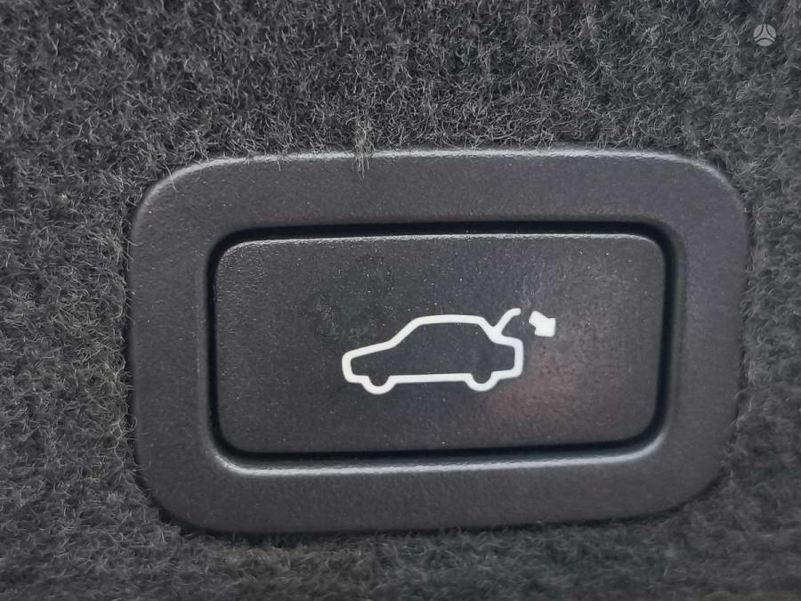 Balts Volvo XC60 2011 Viļņa, ar dzinēja tilpumu 2.40 L un nobraukumu 383 tūkst. km par 9999 €, foto 13 vietnē AUTOMOTO.COM.LV