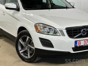 Balts Volvo XC60 2011 Jūrmala, ar dzinēja tilpumu 2.40 L un nobraukumu 286 tūkst. km par 8850 €, foto 5 vietnē AUTOMOTO.COM.LV
