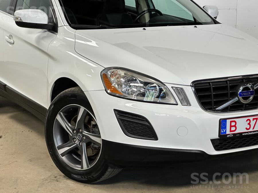 Balts Volvo XC60 2011 Jūrmala, ar dzinēja tilpumu 2.40 L un nobraukumu 286 tūkst. km par 8850 €, foto 5 vietnē AUTOMOTO.COM.LV