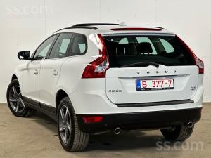 Balts Volvo XC60 2011 Jūrmala, ar dzinēja tilpumu 2.40 L un nobraukumu 286 tūkst. km par 8850 €, foto 7 vietnē AUTOMOTO.COM.LV