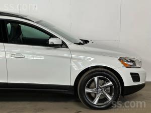 Balts Volvo XC60 2011 Jūrmala, ar dzinēja tilpumu 2.40 L un nobraukumu 286 tūkst. km par 8850 €, foto 14 vietnē AUTOMOTO.COM.LV