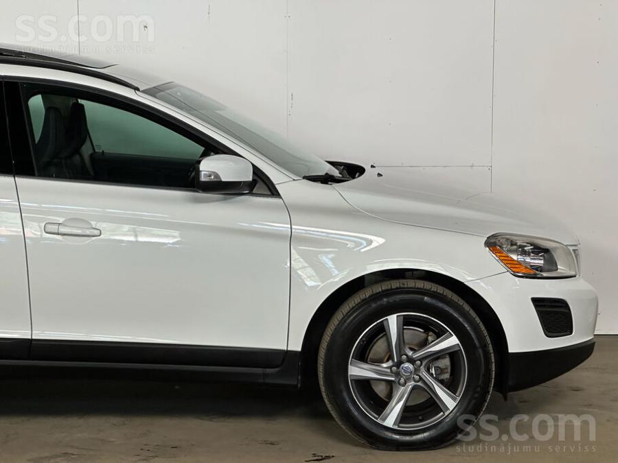 Balts Volvo XC60 2011 Jūrmala, ar dzinēja tilpumu 2.40 L un nobraukumu 286 tūkst. km par 8850 €, foto 14 vietnē AUTOMOTO.COM.LV