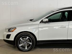 Balts Volvo XC60 2011 Jūrmala, ar dzinēja tilpumu 2.40 L un nobraukumu 286 tūkst. km par 8850 €, foto 16 vietnē AUTOMOTO.COM.LV