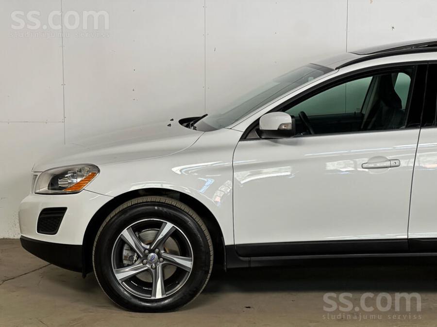Balts Volvo XC60 2011 Jūrmala, ar dzinēja tilpumu 2.40 L un nobraukumu 286 tūkst. km par 8850 €, foto 16 vietnē AUTOMOTO.COM.LV