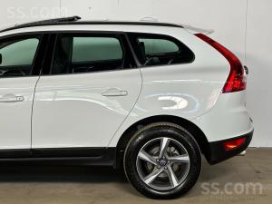 Balts Volvo XC60 2011 Jūrmala, ar dzinēja tilpumu 2.40 L un nobraukumu 286 tūkst. km par 8850 €, foto 17 vietnē AUTOMOTO.COM.LV