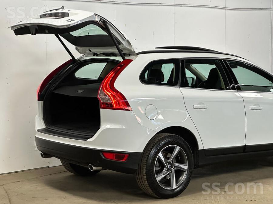Balts Volvo XC60 2011 Jūrmala, ar dzinēja tilpumu 2.40 L un nobraukumu 286 tūkst. km par 8850 €, foto 18 vietnē AUTOMOTO.COM.LV