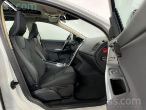 Balts Volvo XC60 2011 Jūrmala, ar dzinēja tilpumu 2.40 L un nobraukumu 286 tūkst. km par 8850 €, foto 25 vietnē AUTOMOTO.COM.LV