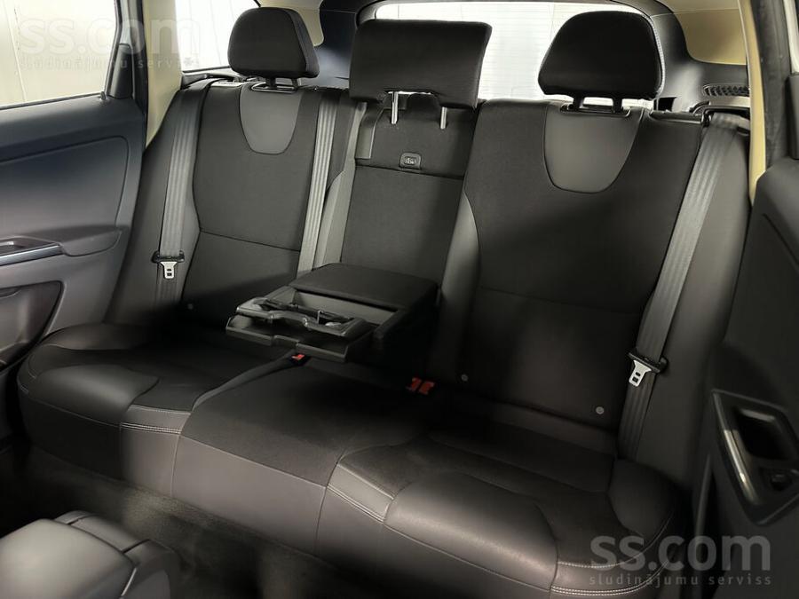 Balts Volvo XC60 2011 Jūrmala, ar dzinēja tilpumu 2.40 L un nobraukumu 286 tūkst. km par 8850 €, foto 27 vietnē AUTOMOTO.COM.LV