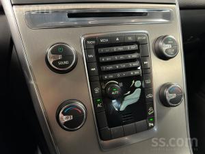 Balts Volvo XC60 2011 Jūrmala, ar dzinēja tilpumu 2.40 L un nobraukumu 286 tūkst. km par 8850 €, foto 28 vietnē AUTOMOTO.COM.LV