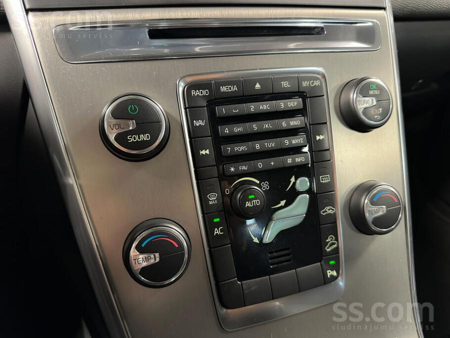 Balts Volvo XC60 2011 Jūrmala, ar dzinēja tilpumu 2.40 L un nobraukumu 286 tūkst. km par 8850 €, foto 28 vietnē AUTOMOTO.COM.LV