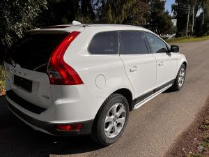 White Volvo XC60 2011 in Vilkaviskis, with an engine capacity of 1.98 L and mileage of 307 thousand km for 7999 €, photo 5 on AUTOMOTO.COM.LV