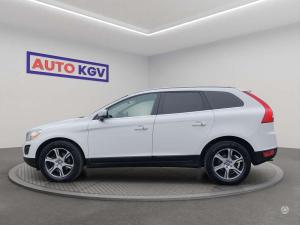 White Volvo XC60 2011 in Vilnius, with an engine capacity of 2.40 L and mileage of 383 thousand km for 9999 €, photo 3 on AUTOMOTO.COM.LV