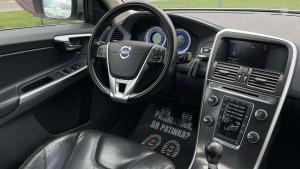 White Volvo XC60 2011 in Marijampole, with an engine capacity of 1.98 L and mileage of 285 thousand km for 8990 €, photo 29 on AUTOMOTO.COM.LV