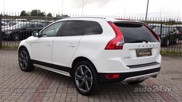 Volvo XC60 2011 in Tartu on AUTOMOTO.COM.LV White Volvo XC60 2011 in Tartu, with an engine capacity of 2.40 L and mileage of 249 thousand km for 11850 €, photo 10 on AUTOMOTO.COM.LV