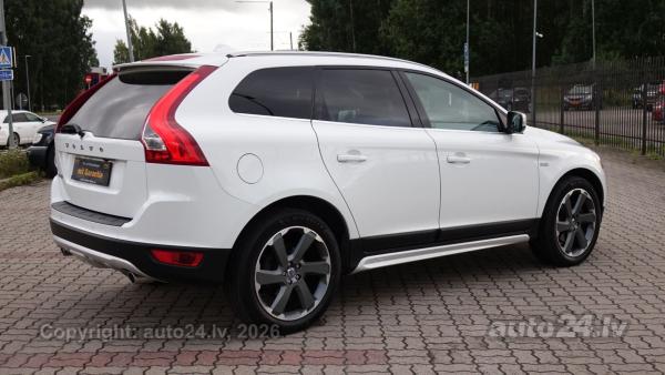 Volvo XC60 2011 in Tartu on AUTOMOTO.COM.LV White Volvo XC60 2011 in Tartu, with an engine capacity of 2.40 L and mileage of 249 thousand km for 11850 €, photo 11 on AUTOMOTO.COM.LV
