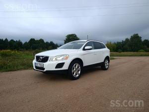 White Volvo XC60 2011 in Daugavpils, with an engine capacity of 2.40 L and mileage of 225 thousand km for 10300 €, photo 1 on AUTOMOTO.COM.LV