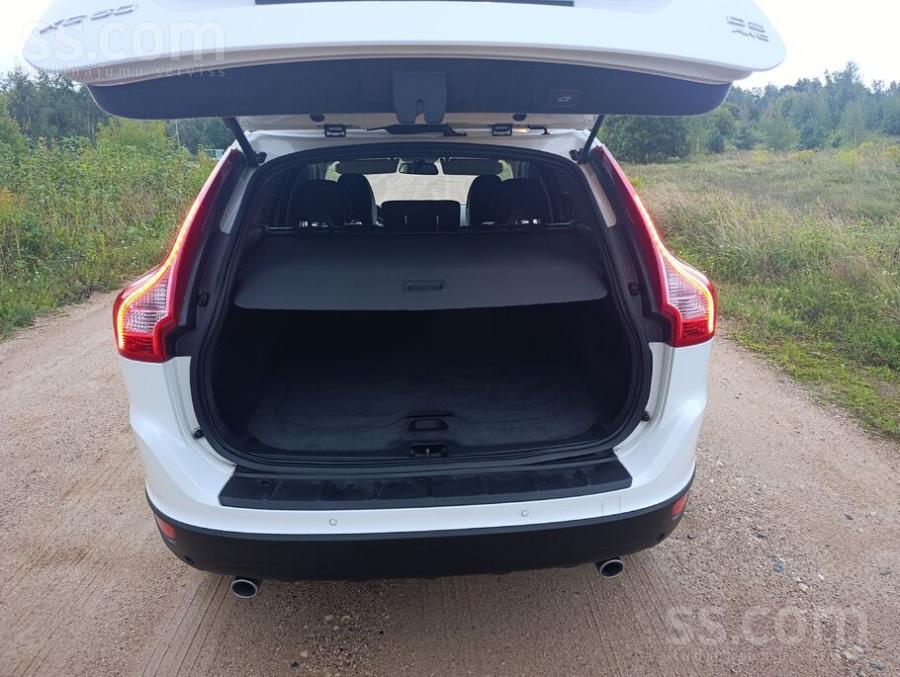 Balts Volvo XC60 2011 Daugavpils, ar dzinēja tilpumu 2.40 L un nobraukumu 225 tūkst. km par 10300 €, foto 7 vietnē AUTOMOTO.COM.LV