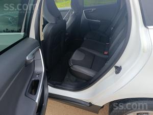 Balts Volvo XC60 2011 Daugavpils, ar dzinēja tilpumu 2.40 L un nobraukumu 225 tūkst. km par 10300 €, foto 8 vietnē AUTOMOTO.COM.LV