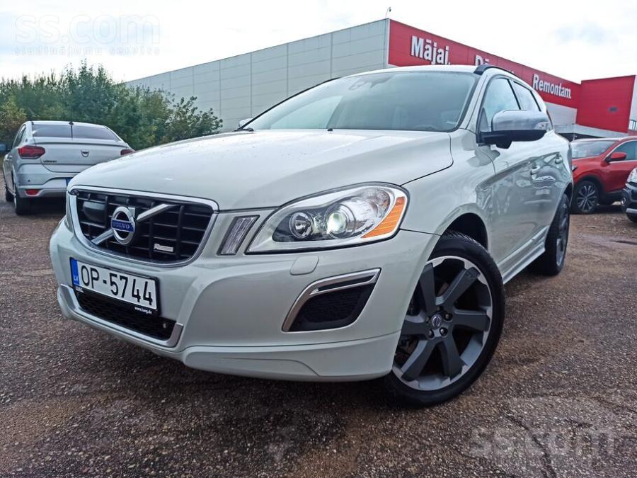 Balts Volvo XC60 2011 Daugavpils, ar dzinēja tilpumu 2.40 L un nobraukumu 0 tūkst. km par 11300 €, foto 1 vietnē AUTOMOTO.COM.LV