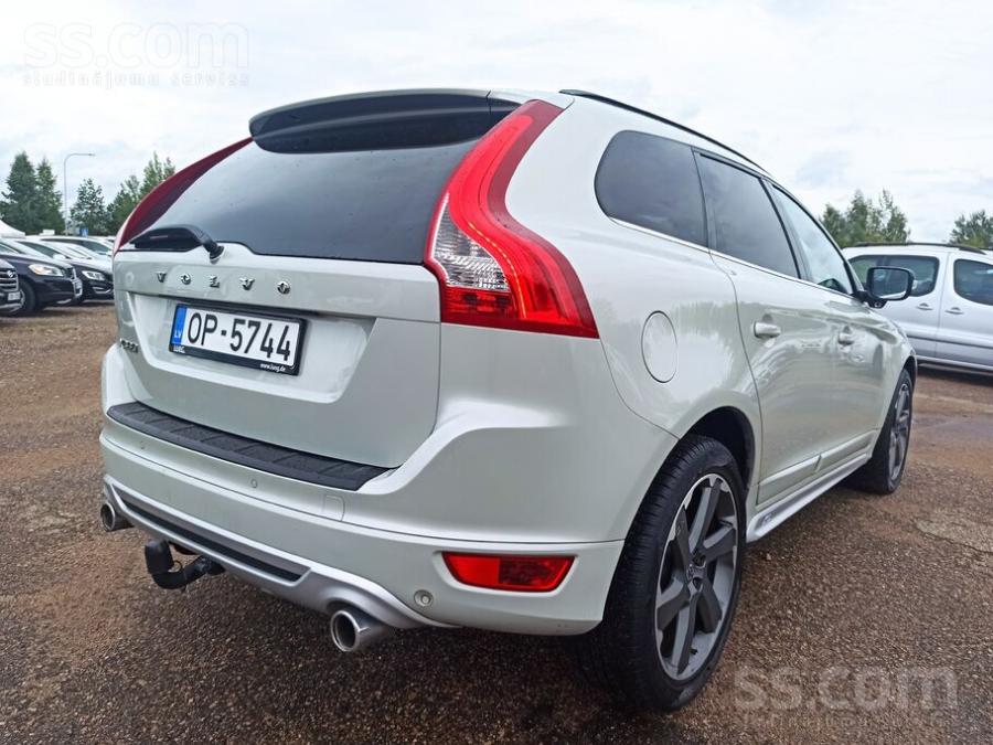 Balts Volvo XC60 2011 Daugavpils, ar dzinēja tilpumu 2.40 L un nobraukumu 0 tūkst. km par 11300 €, foto 6 vietnē AUTOMOTO.COM.LV
