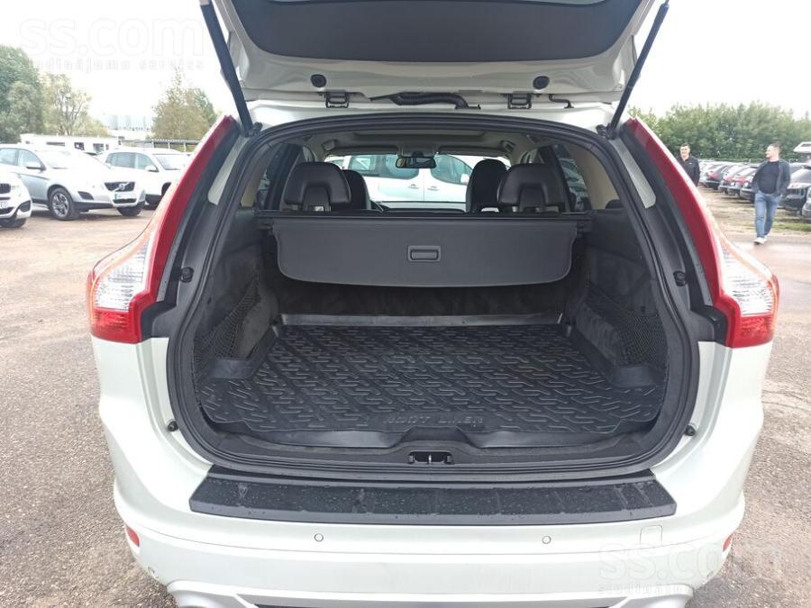 Balts Volvo XC60 2011 Daugavpils, ar dzinēja tilpumu 2.40 L un nobraukumu 0 tūkst. km par 11300 €, foto 10 vietnē AUTOMOTO.COM.LV