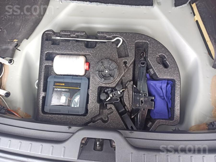 Balts Volvo XC60 2011 Daugavpils, ar dzinēja tilpumu 2.40 L un nobraukumu 0 tūkst. km par 11300 €, foto 11 vietnē AUTOMOTO.COM.LV