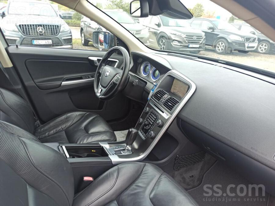 Balts Volvo XC60 2011 Daugavpils, ar dzinēja tilpumu 2.40 L un nobraukumu 0 tūkst. km par 11300 €, foto 19 vietnē AUTOMOTO.COM.LV