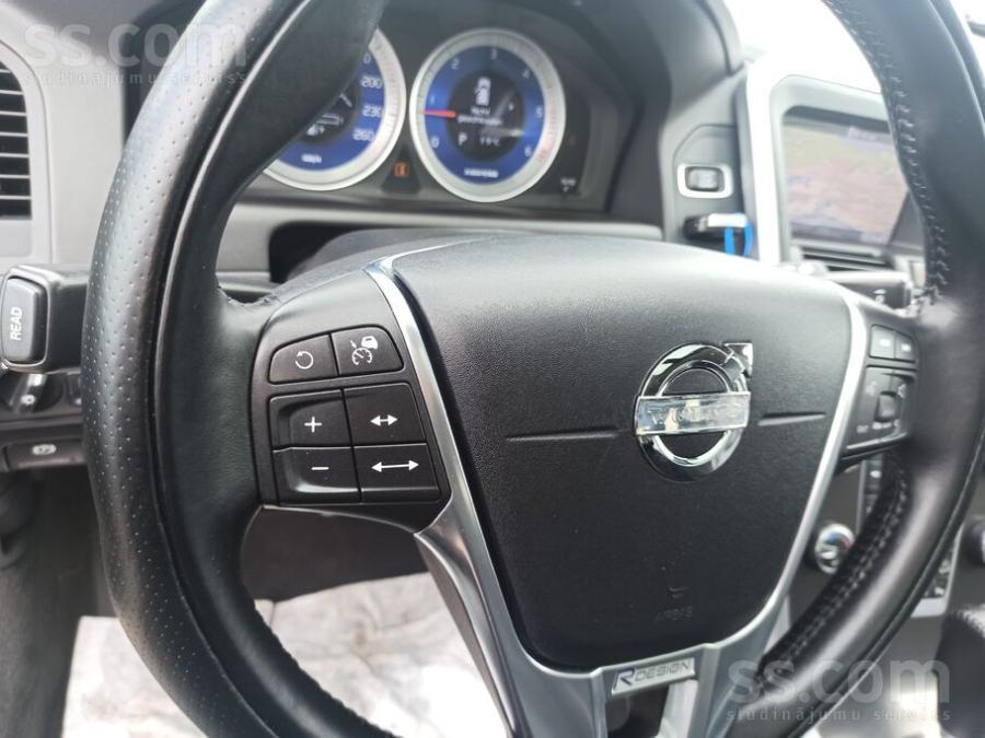 Balts Volvo XC60 2011 Daugavpils, ar dzinēja tilpumu 2.40 L un nobraukumu 0 tūkst. km par 11300 €, foto 26 vietnē AUTOMOTO.COM.LV