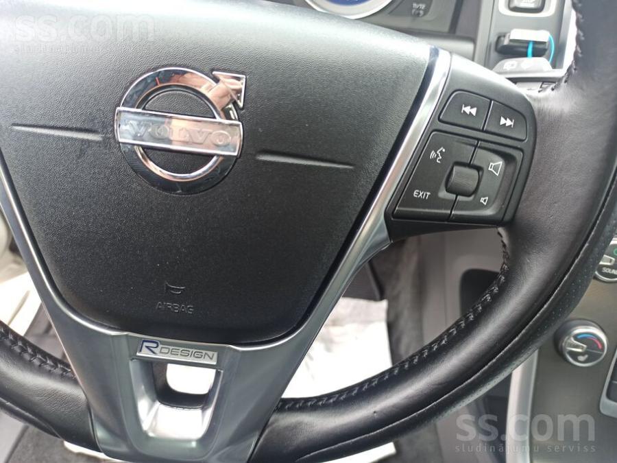 Balts Volvo XC60 2011 Daugavpils, ar dzinēja tilpumu 2.40 L un nobraukumu 0 tūkst. km par 11300 €, foto 27 vietnē AUTOMOTO.COM.LV