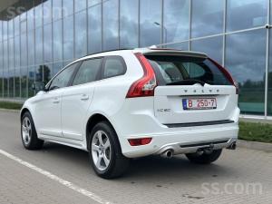 White Volvo XC60 2011 in Rezekne, with an engine capacity of 2.40 L and mileage of 336 thousand km for 9990 €, photo 6 on AUTOMOTO.COM.LV
