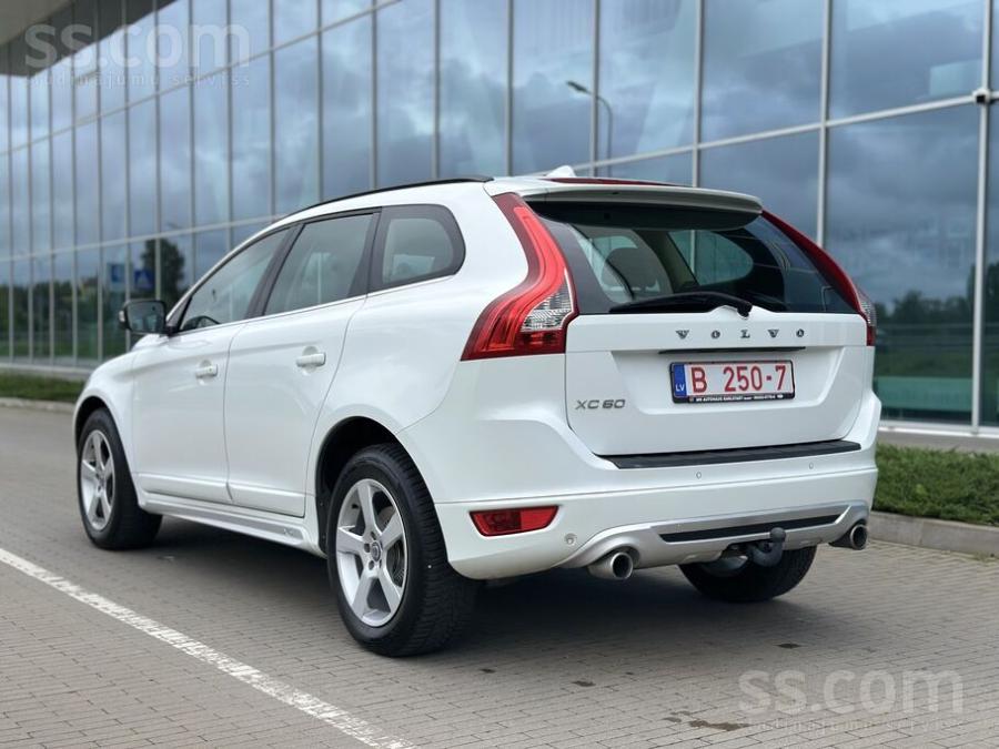 White Volvo XC60 2011 in Rezekne, with an engine capacity of 2.40 L and mileage of 336 thousand km for 9990 €, photo 6 on AUTOMOTO.COM.LV